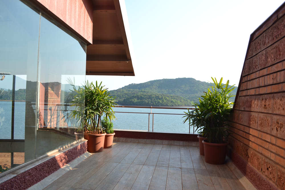 Sapre family lake house, Wesraf, Kolhapur - shirish beri